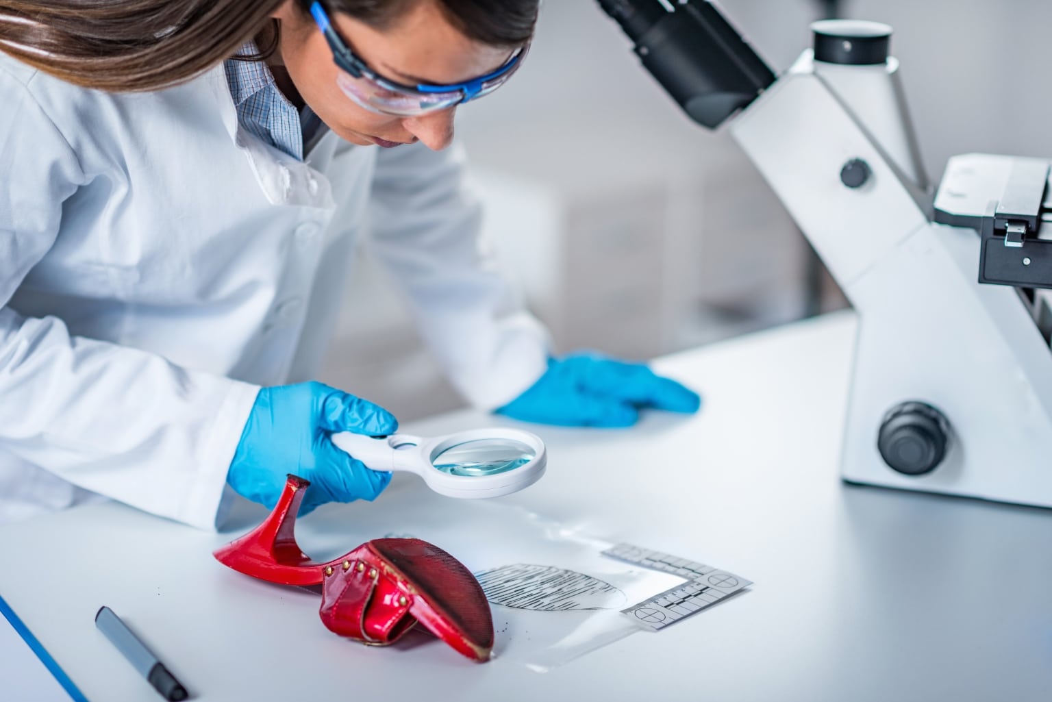 EMT to Crime Lab: How to Become a Crime Lab Technician | Unitek EMT